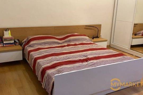 ავეჯი, მაგიდები