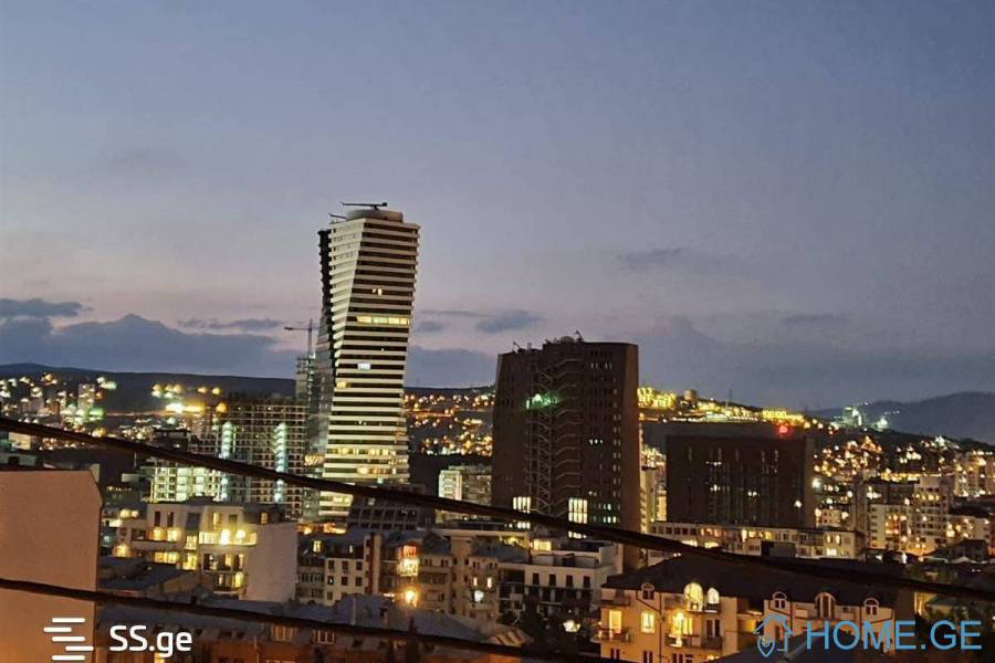 იყიდება სახლი ვაკე